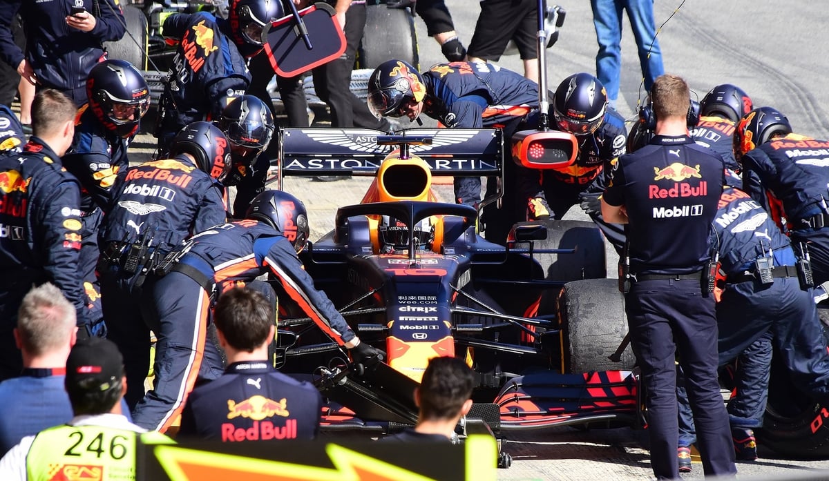 Crucial Lessons In Formula 1 Pit Stop Efficiency - Boss Hunting