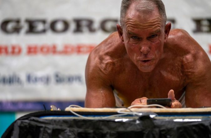 Aussie Bloke Daniel Scali Breaks World Record For Longest Plank Ever