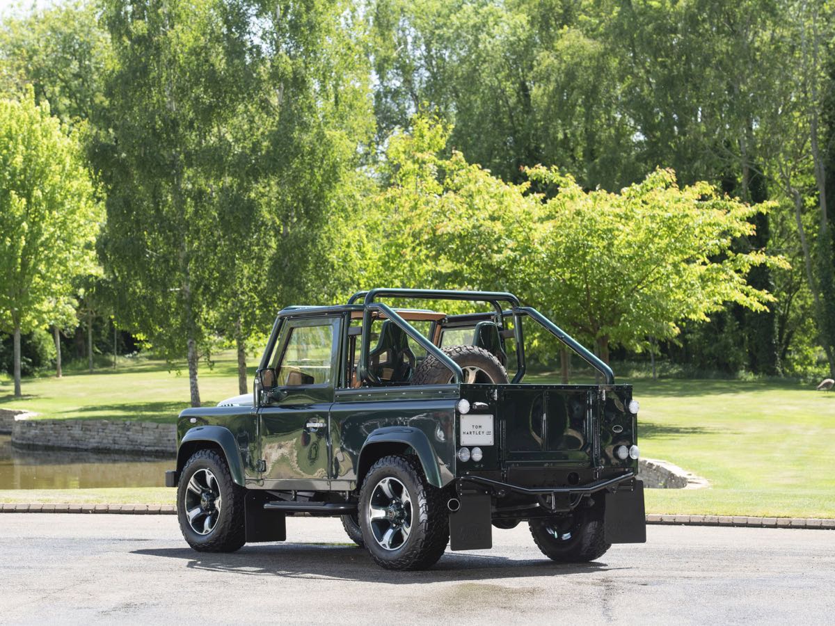 Overfinch Defender 90: The Ultimate Modern Defender - Boss Hunting