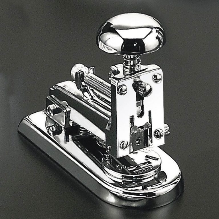 El Casco: A Staple In The Luxury Desk Accessories Market