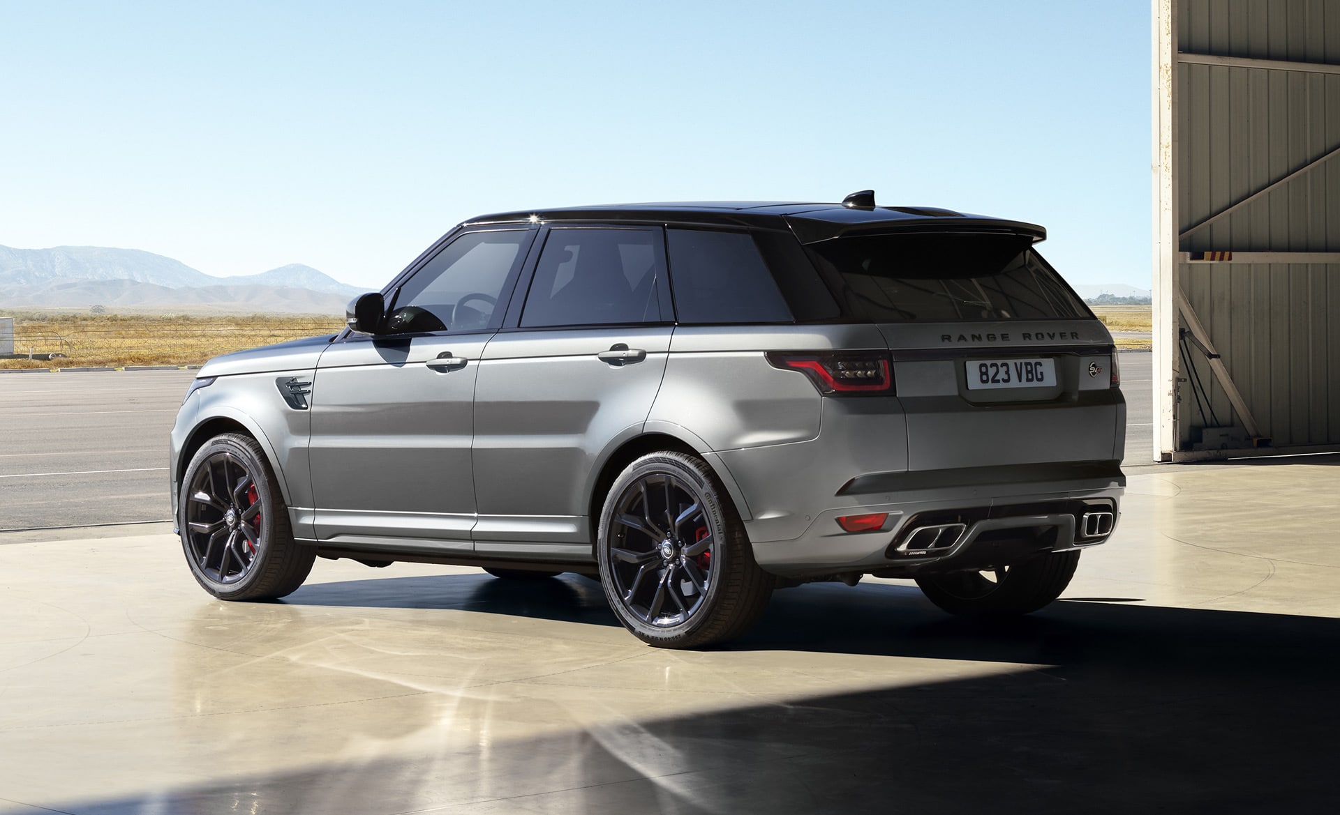 Introducing The Range Rover SVR Carbon Edition - Boss Hunting