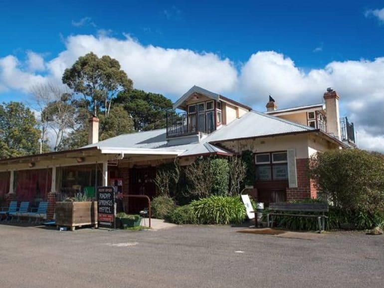 The 17 Best Country Pubs in Victoria Worthy Of A Road Trip In 2023