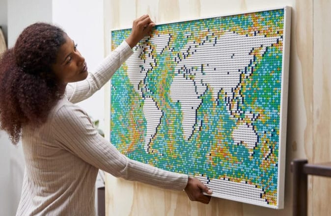 LEGO Releases This 2,858-Piece Fully-Functional Globe Set