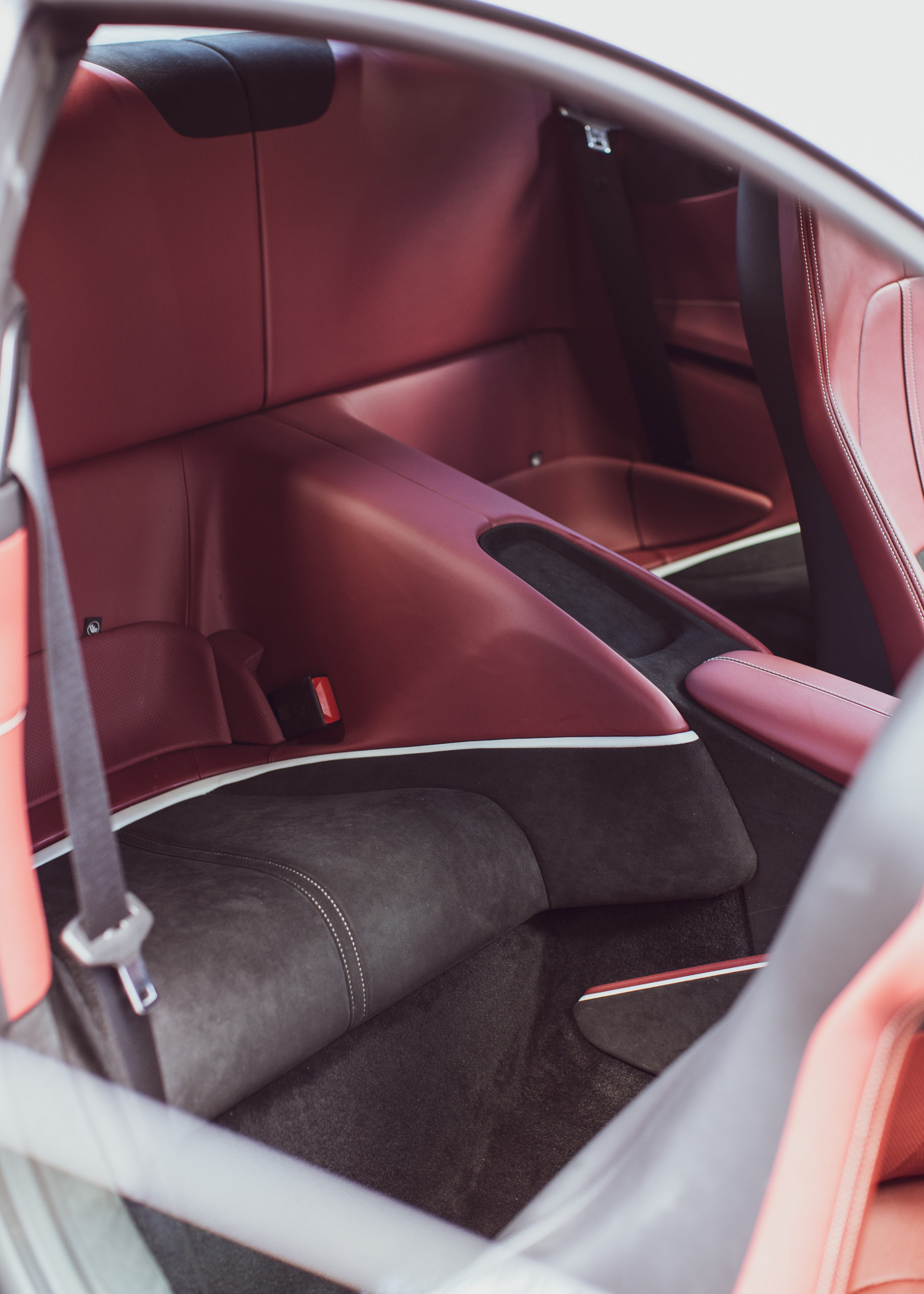 Lunch Run #35: Stacked Sambos With The Handsome Ferrari Roma - Boss Hunting