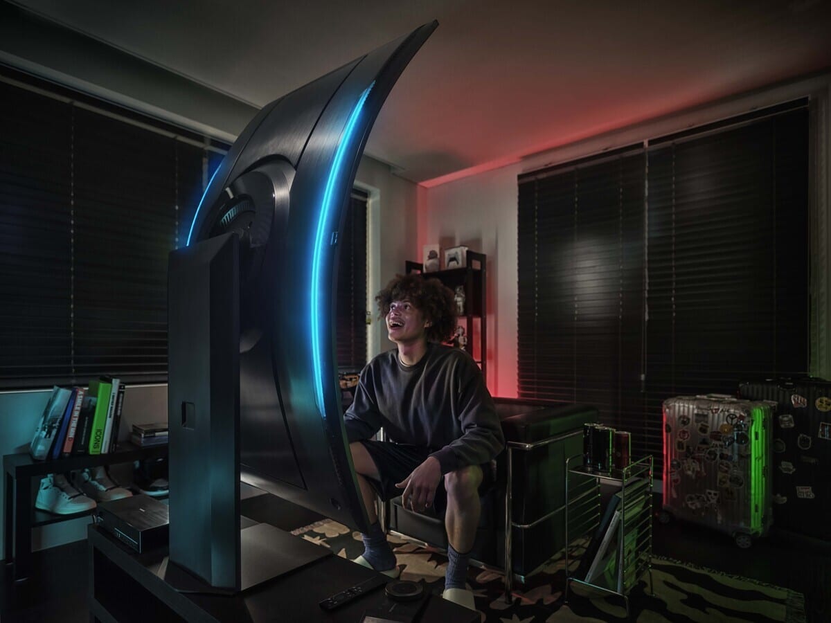 Samsung Odyssey Ark Curved Monitor Is 55-Inches Of Rotatable Insanity