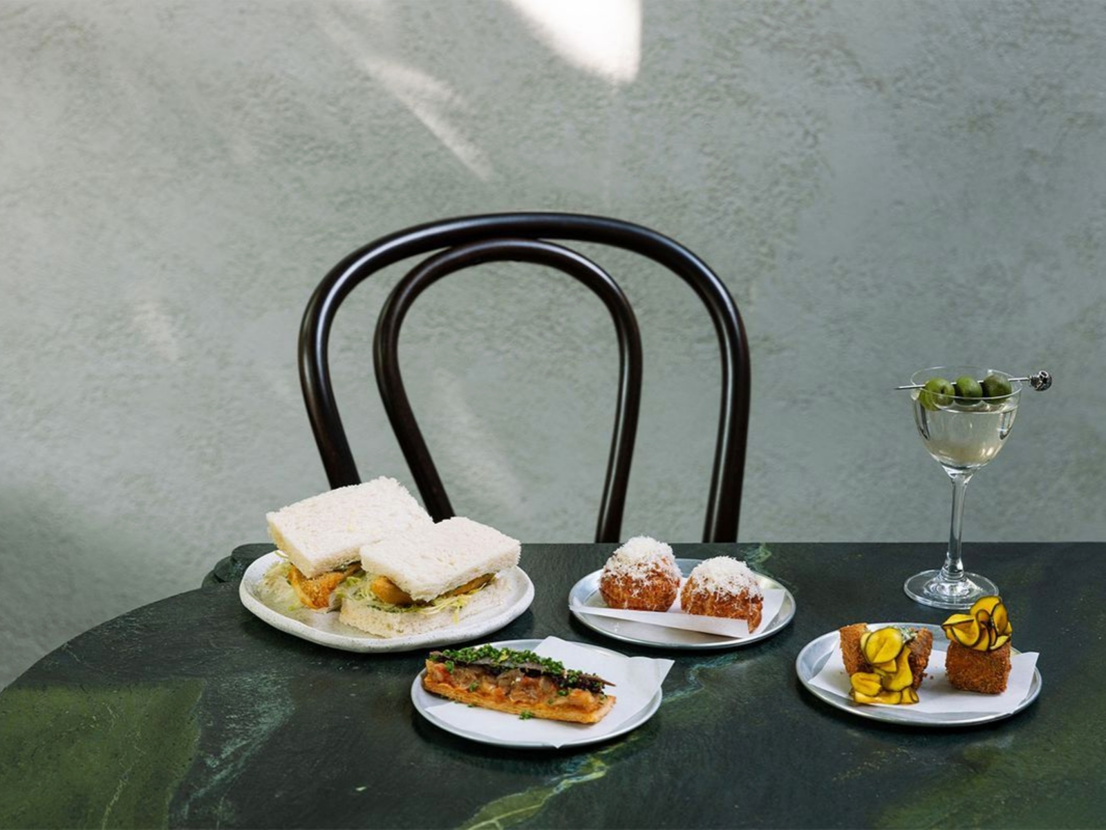 30 Best Wine Bars In Sydney [2024 Guide]