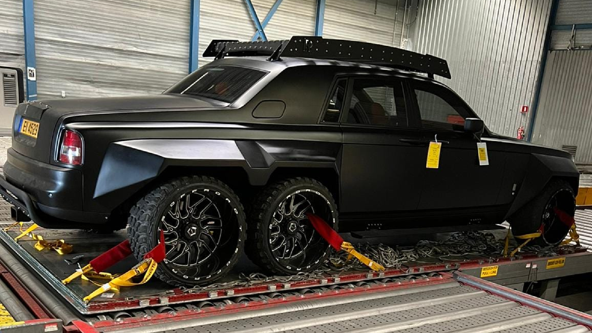 Sweet Jesus... A Six-Wheel Rolls-Royce Phantom Has Been Spotted In An ...