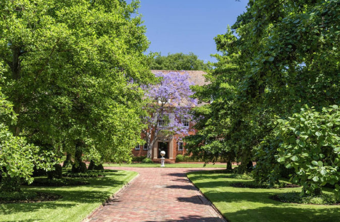 On The Market: 7 Ottawa Road, Toorak, Has A Driveway That Would Impress ...