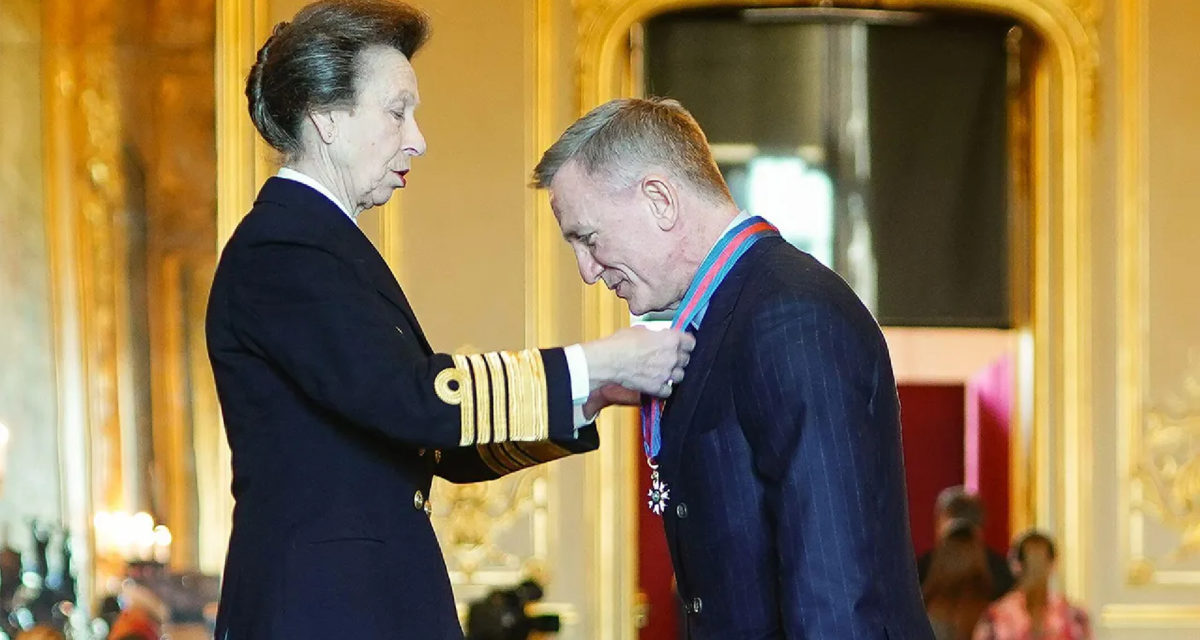 Daniel Craig Receives The Same Royal Honour As James Bond