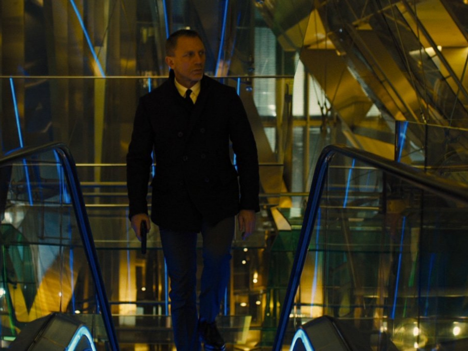 The 10 Best Men's Peacoat Options This Winter