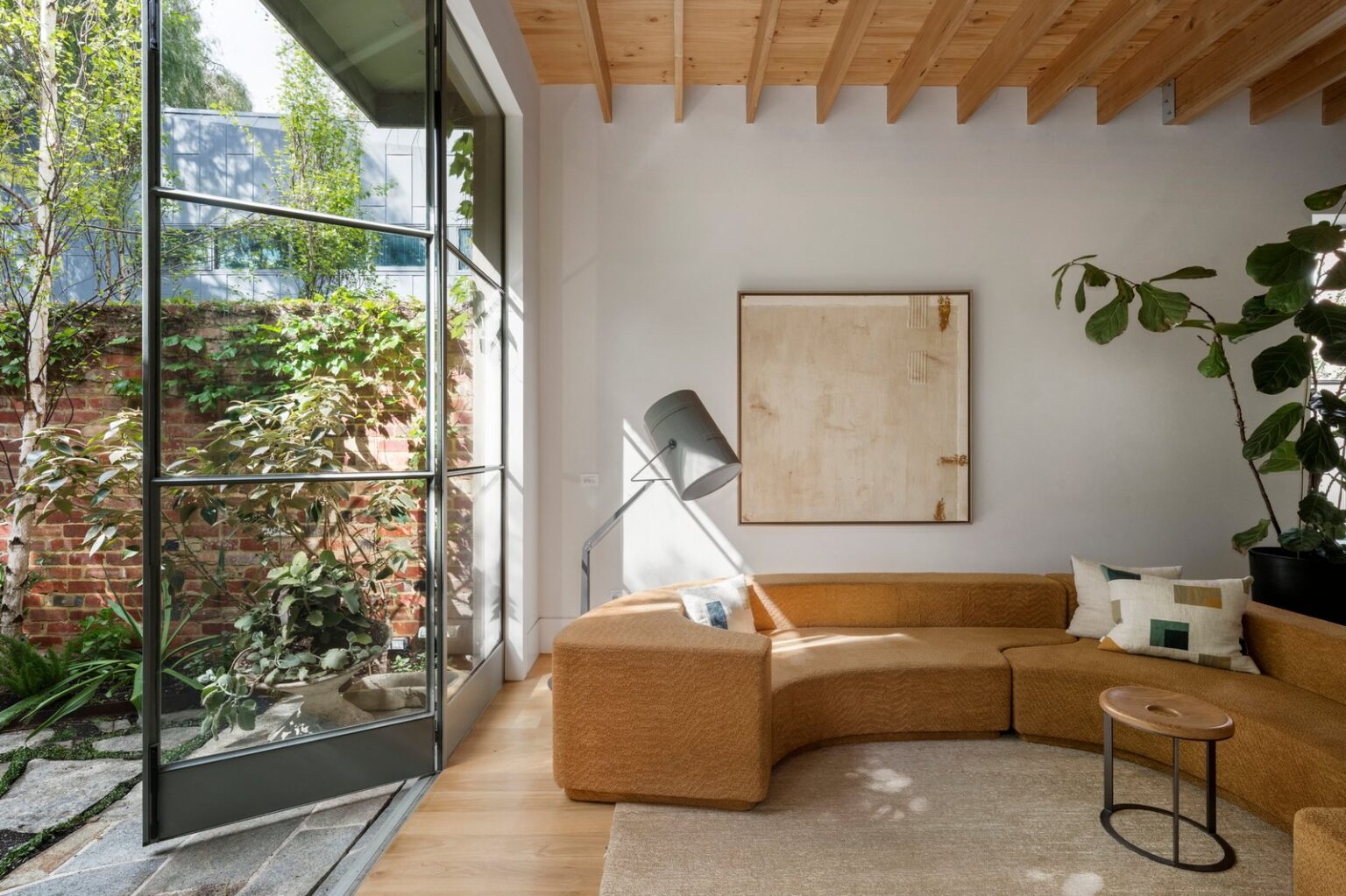 On The Market: This South Yarra Pad Is The Gold-Standard For ...